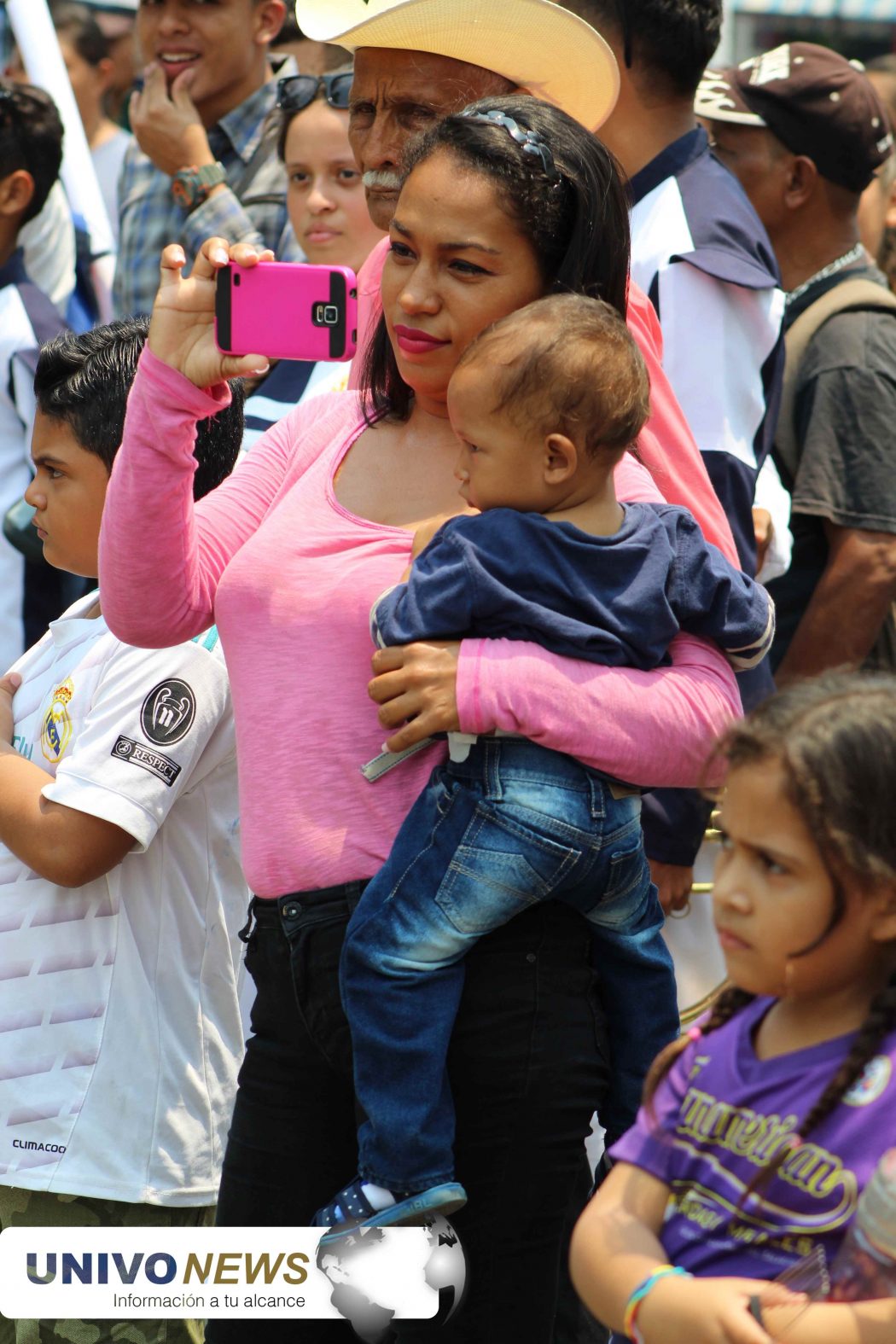 Madre: un ser responsable y amoroso - UNIVONews