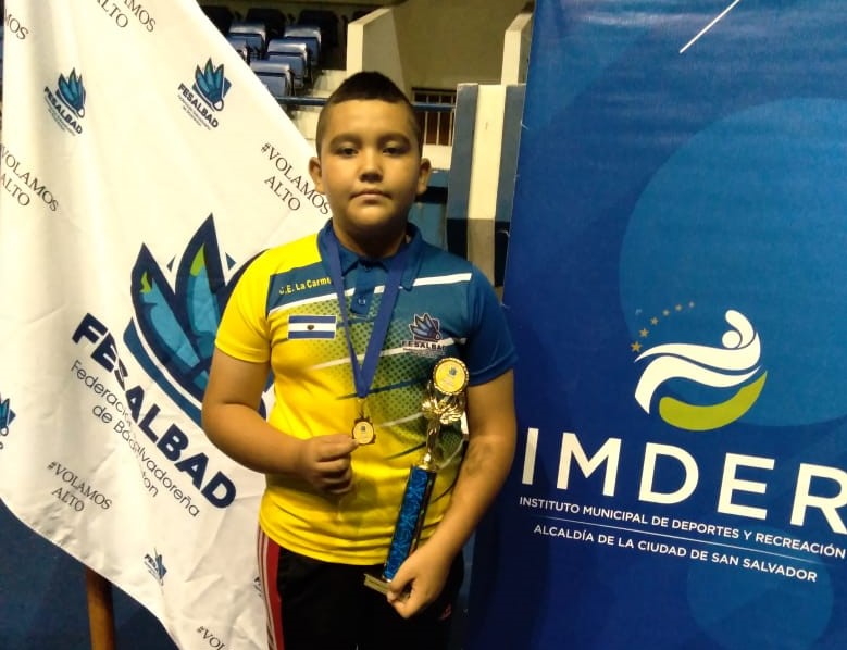 Julio Trejo, campeón junior en el bádminton salvadoreño - UNIVONews