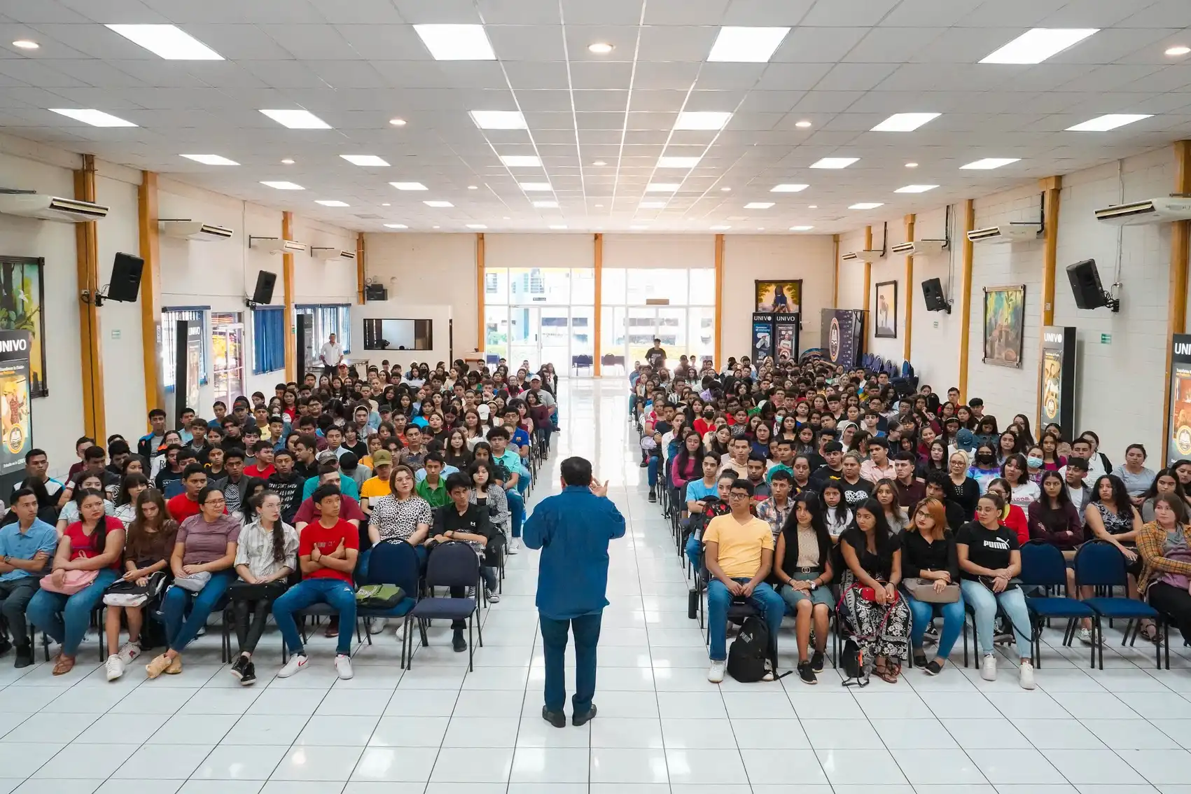 Transforma Tu Futuro: La Importancia de Estudiar en la Universidad - UNIVONews