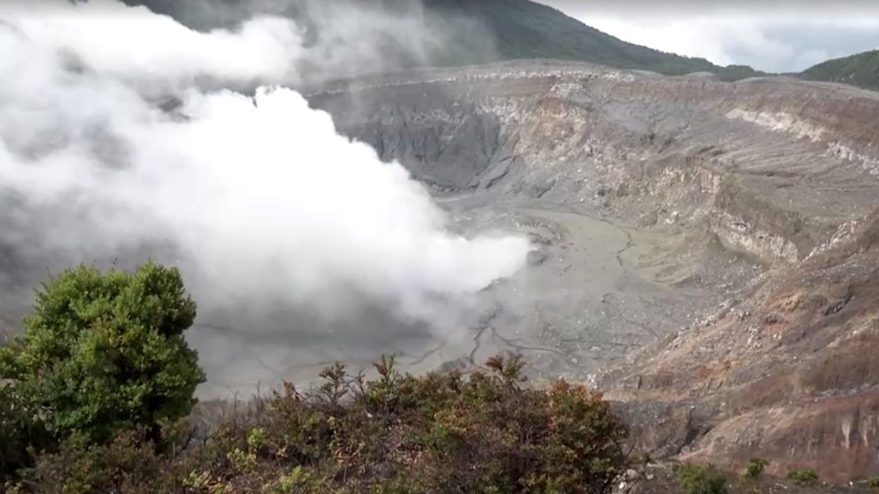 Emergencia en Costa Rica por erupciones en el volcán Poás - UNIVONews