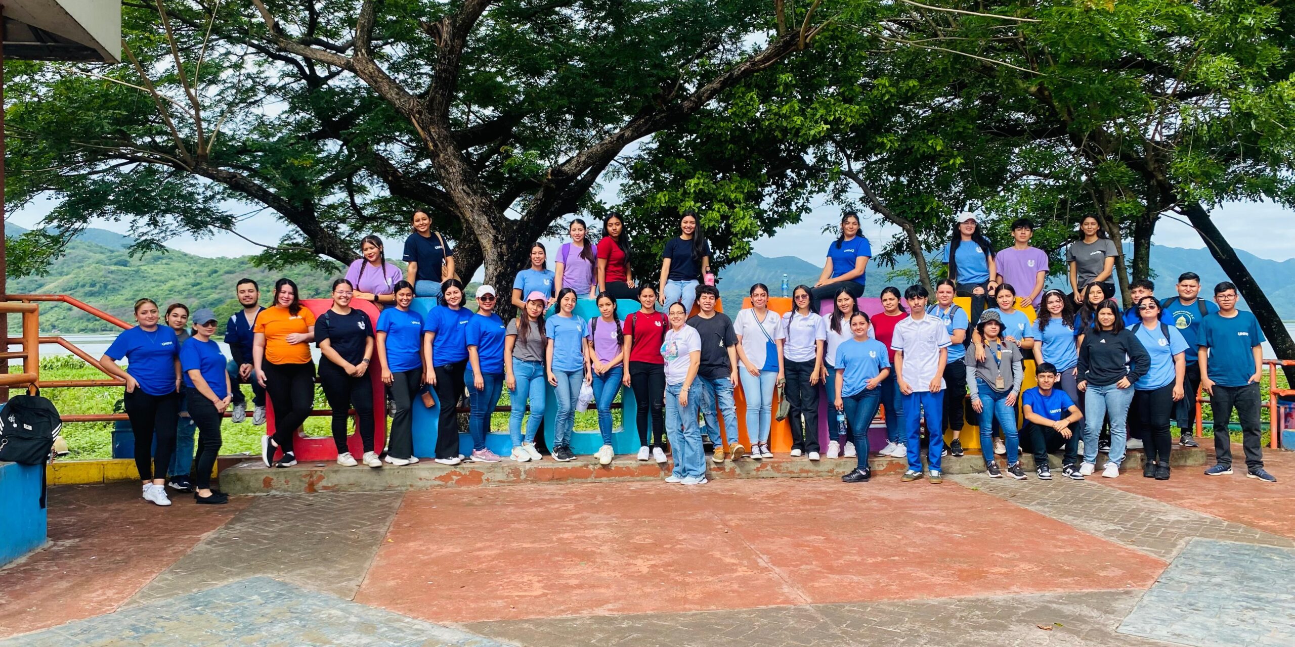 UNIVO realiza jornada ambiental en la laguna de Olomega por el Día Mundial del Medio Ambiente ...